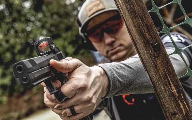 First Look: Vortex Defender-XL Red Dot Sight - Gun Digest